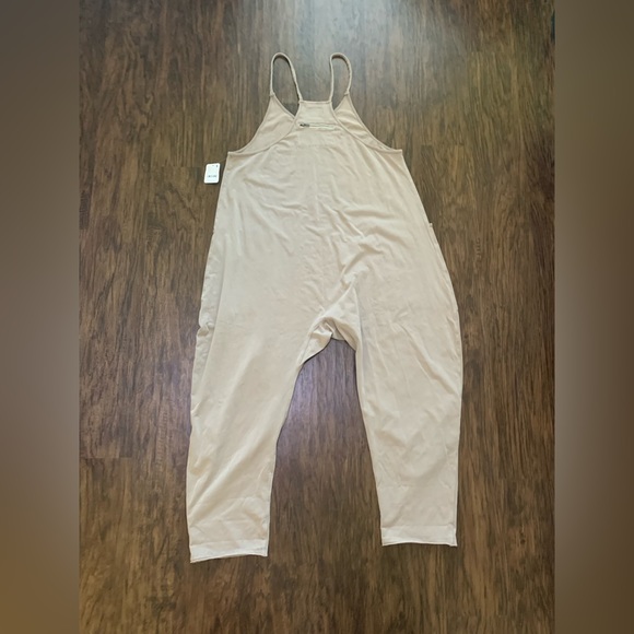 Free People | Pants & Jumpsuits | Free People Movement Scoop Neck Ankle ...